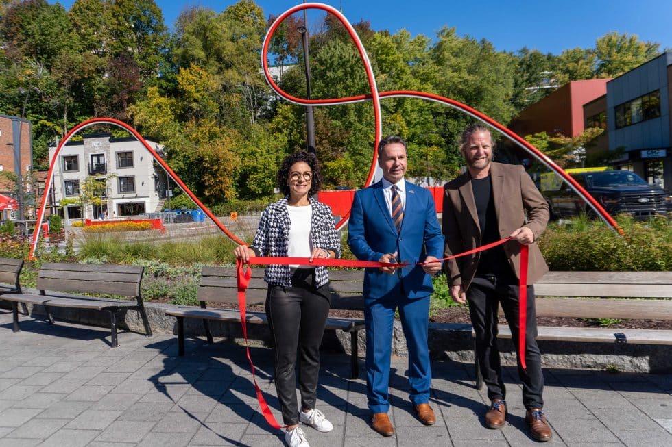 Inauguration de signatures lumineuses et de mobilier urbain au centre ...